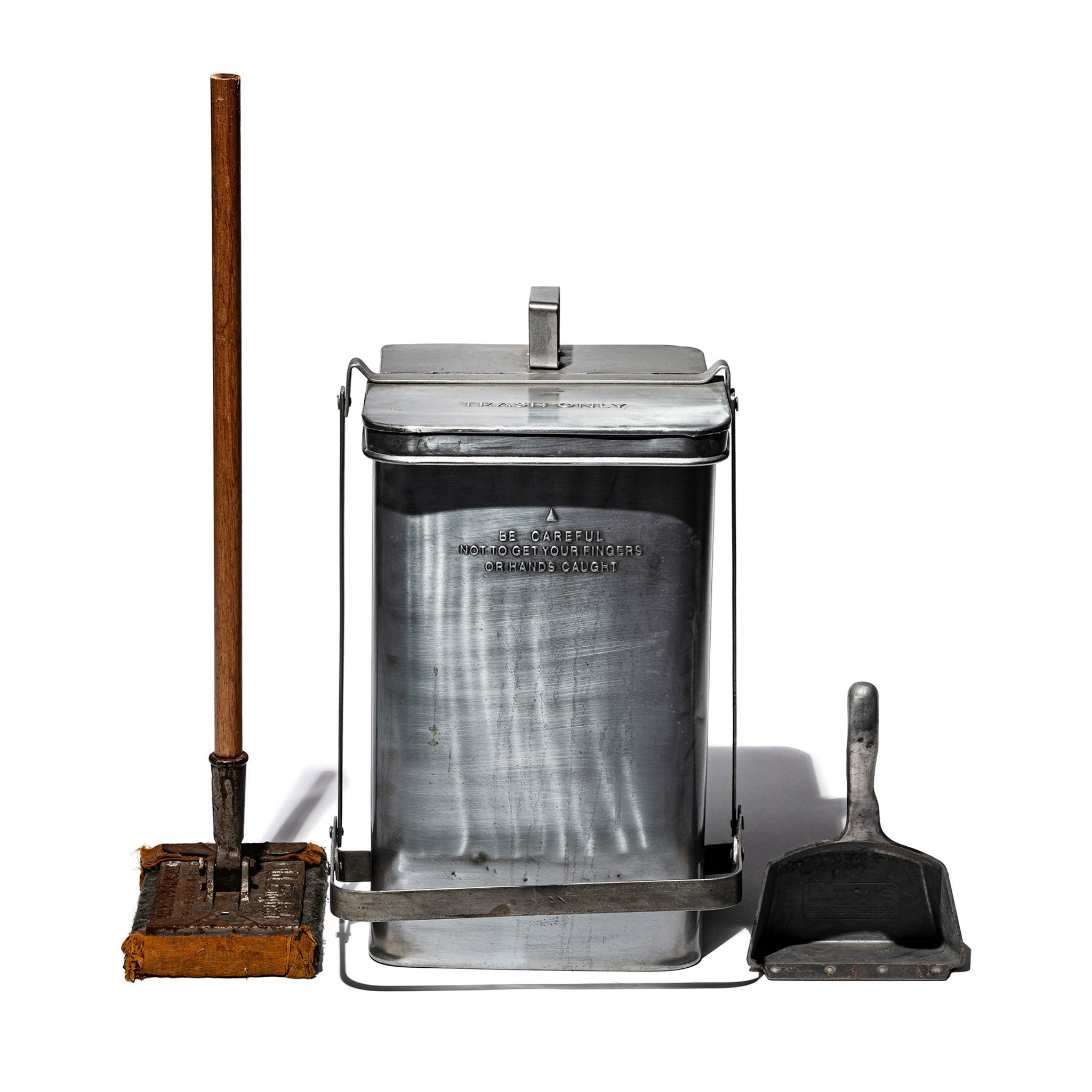 STEP TRASHCAN – PUEBCO TAIWAN